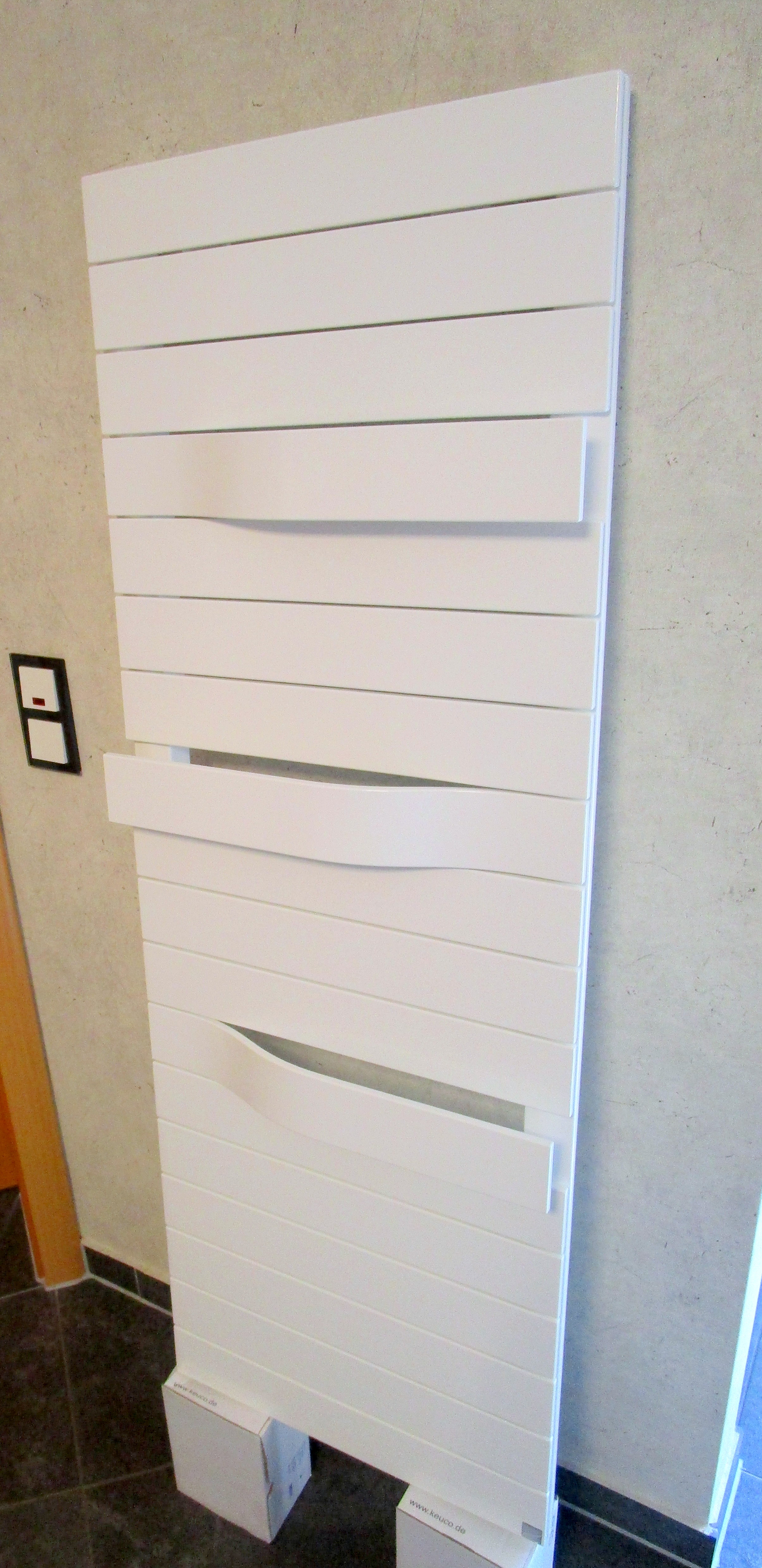 Bilder zu Kermi Tabeo Designheizkörper 600x1757mm Pergamon (Edition ...